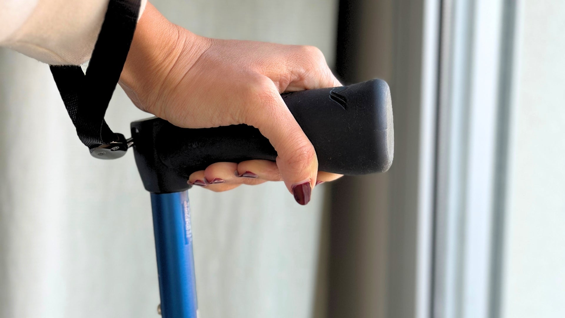 Dynamo Canes, Walking Sticks & Mobility Aid Devices – DynamoMe